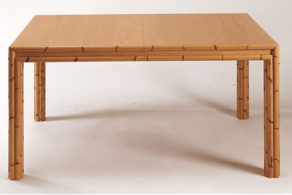 R8105 – RATTAN EXTENSION DINING TABLE – Bielecky Brothers Inc.